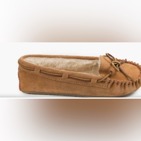 Minnetonka | Shoes | Cally Minnetonka Size 7 Barely Won Three Times ...